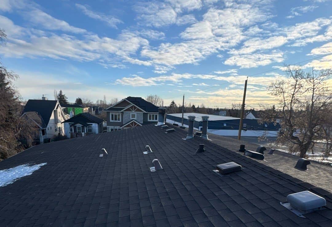 Flat vs. Asphalt Roofing: Best Time to Install in Calgary | W4SR